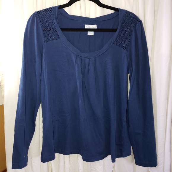 K Jordan | Tops | K Jordan Long Sleeve Crocheted Shoulders A3d | Poshmark